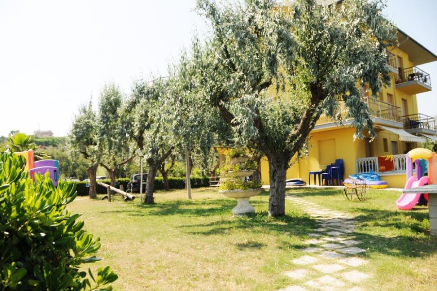 Camping Led Zeppelin Italy Marche